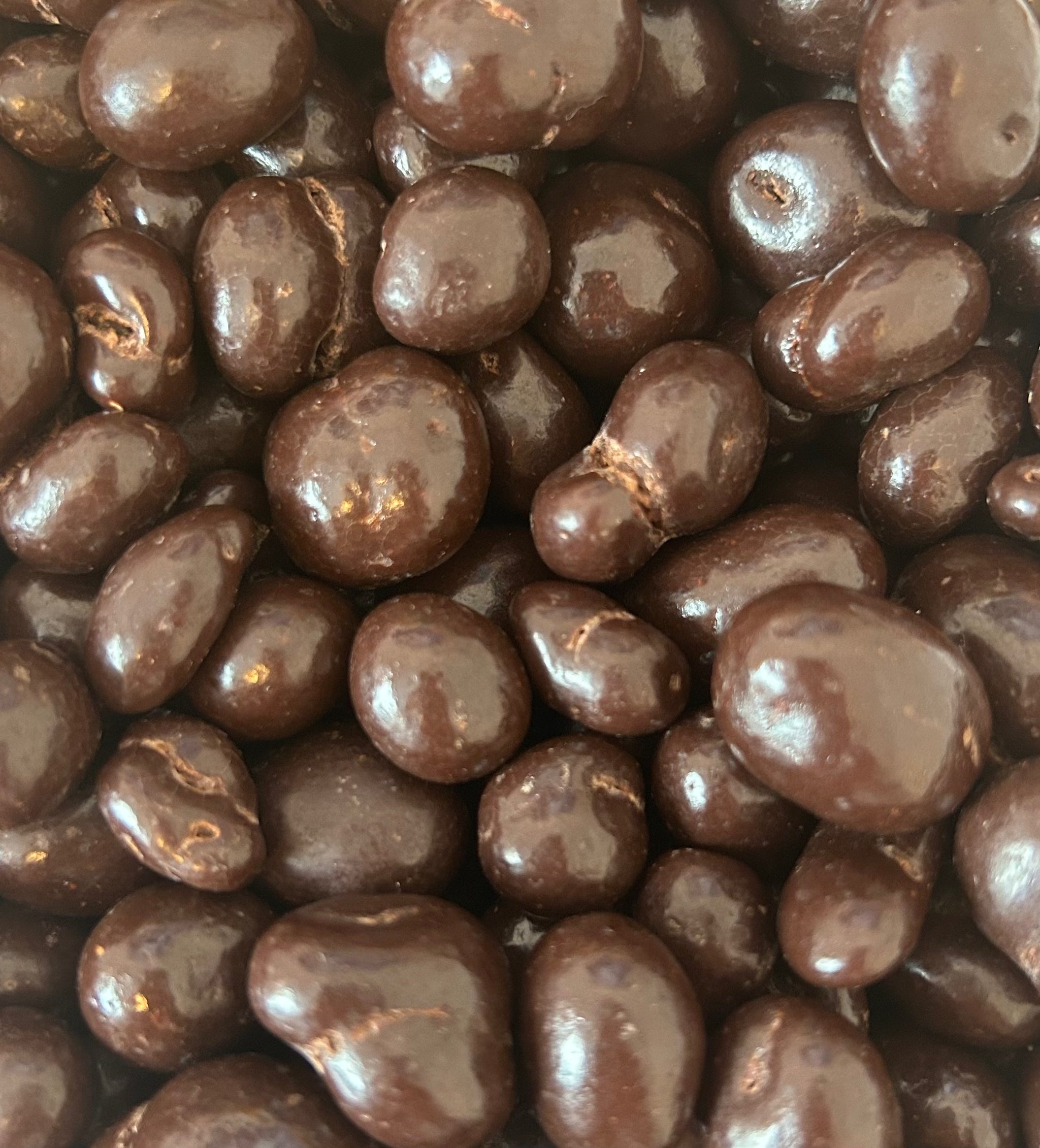 Arachides enrobées de chocolat noir – Bonbons Arômes